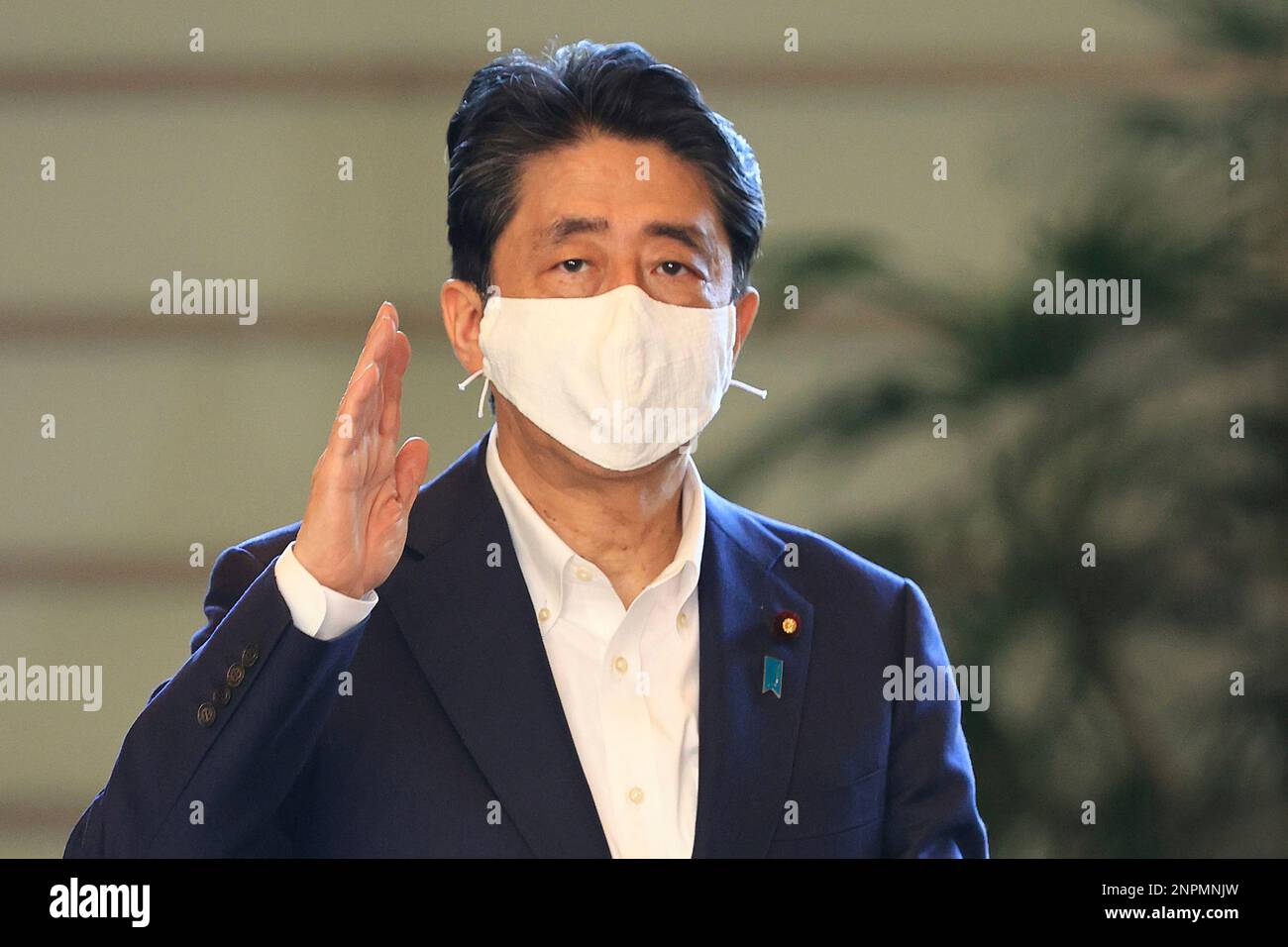 Japan's Prime Minister Shinzo Abe arrives at Prime Minister's Office in ...