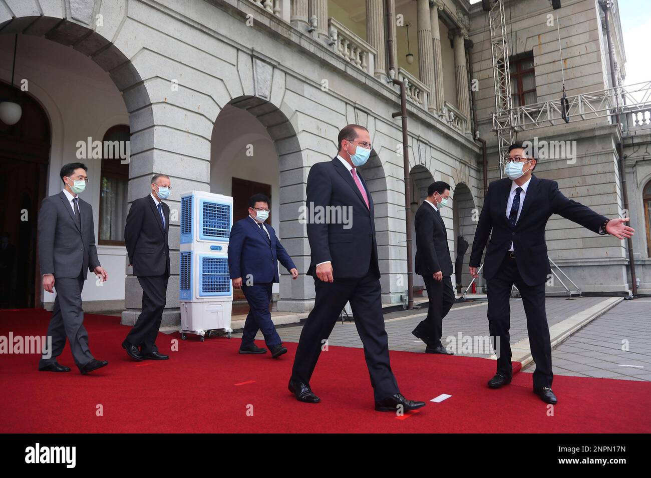 U.S. Health and Human Services Secretary Alex Azar, third from right ...