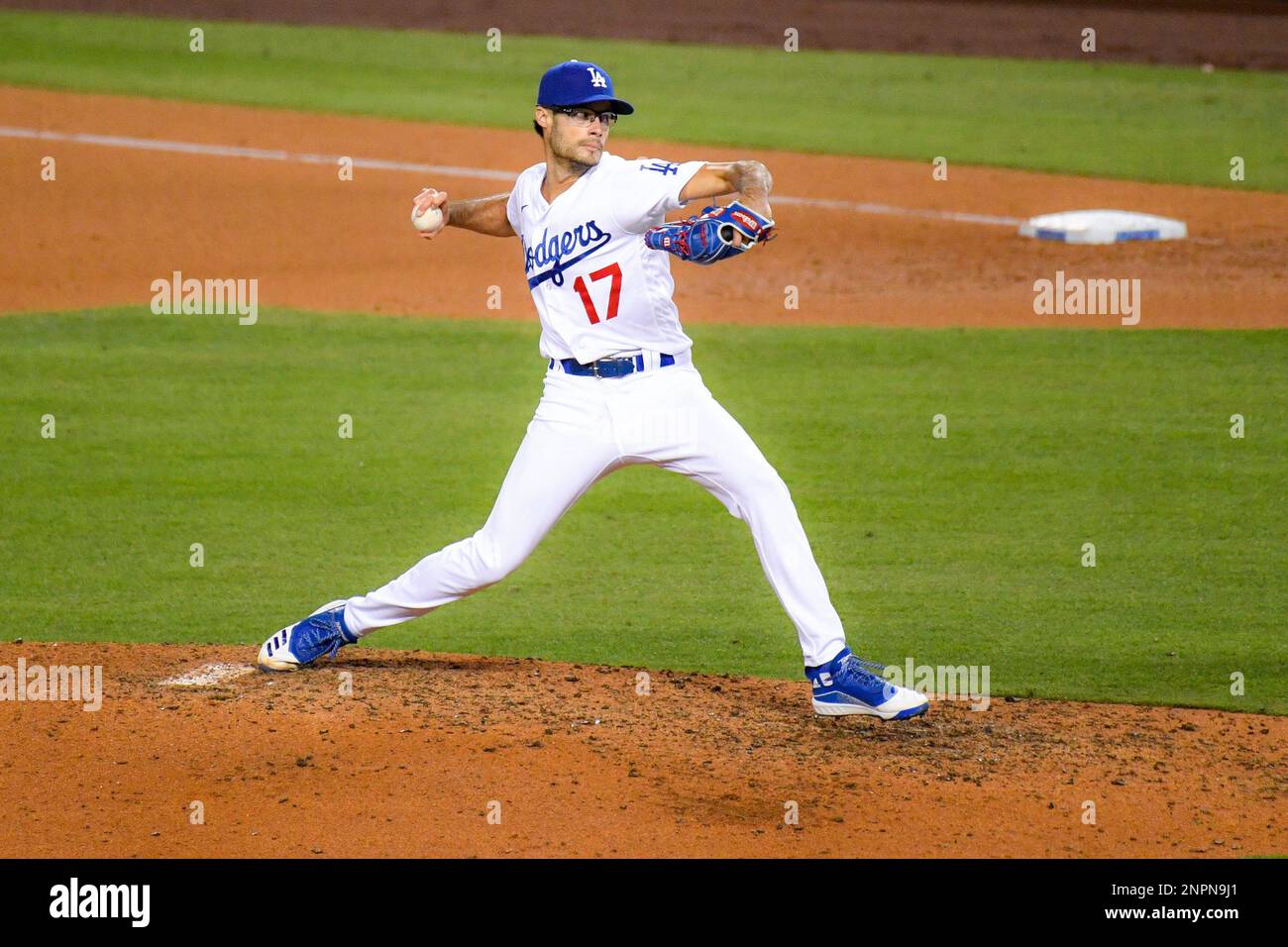 LOS ANGELES, CA - AUGUST 08: Los Angeles Dodgers pitcher Joe Kelly (17 ...