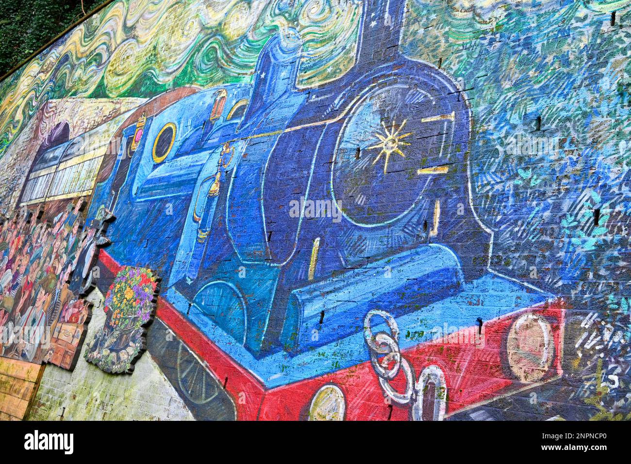 Colinton tunnel Scotland's biggest mural Stock Photo - Alamy