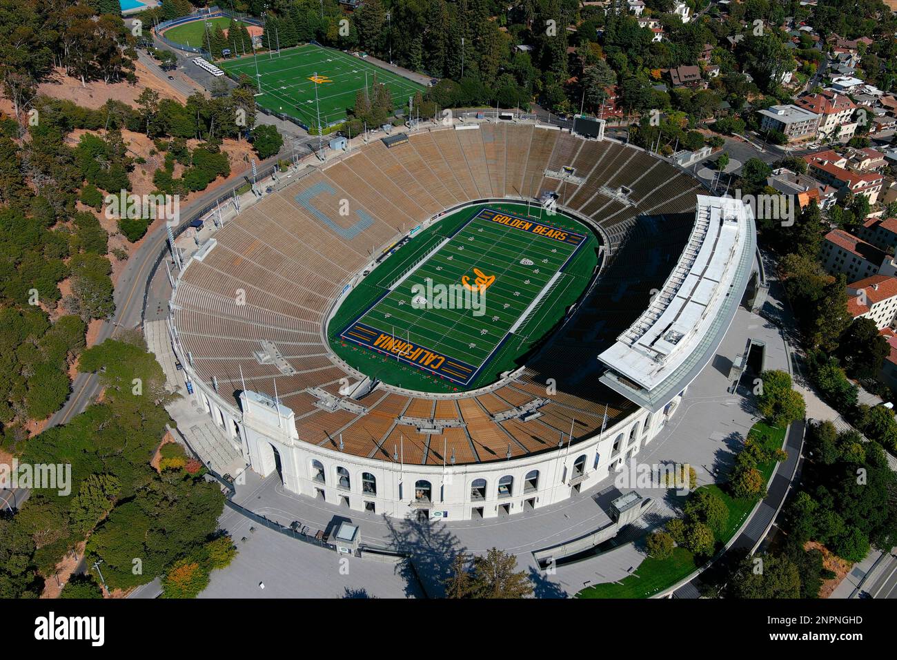 A general view of California Memorial Stadium on the campus of ...
