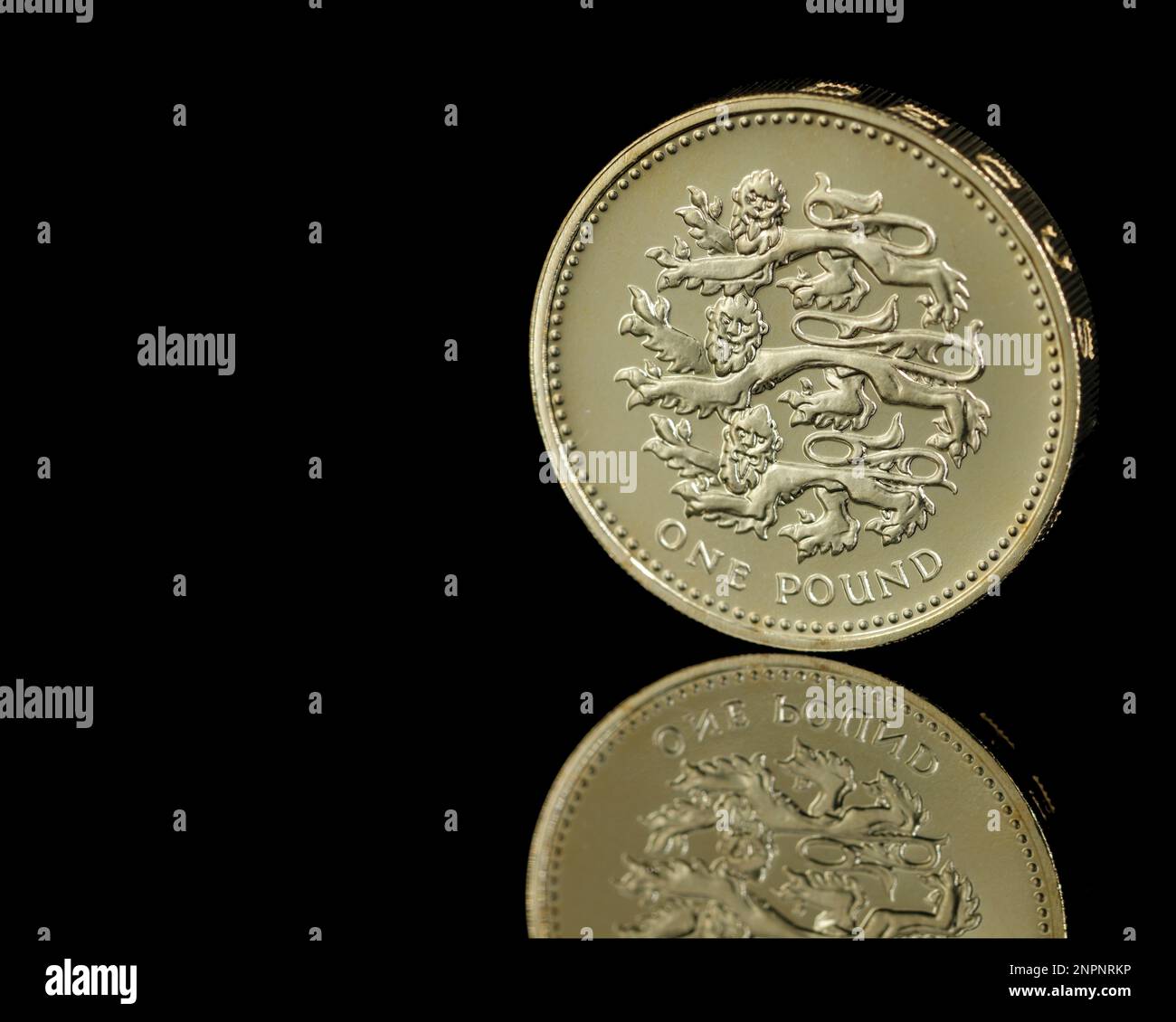 2002 Proof £1 featuring the 3 Lions which represents England. The three ...