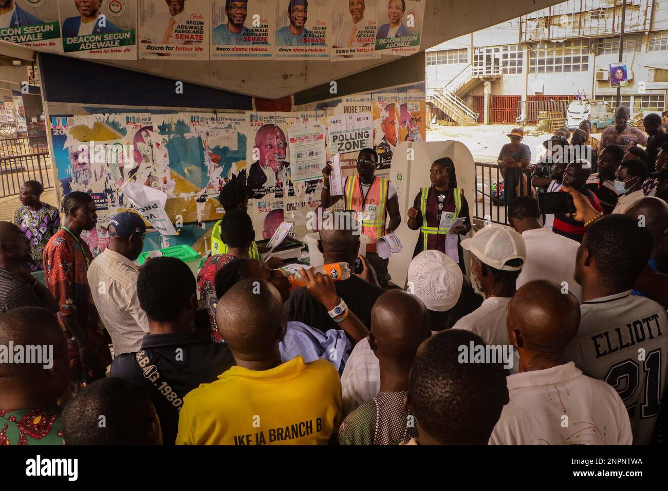 Nigerian polling booths hi-res stock photography and images - Alamy