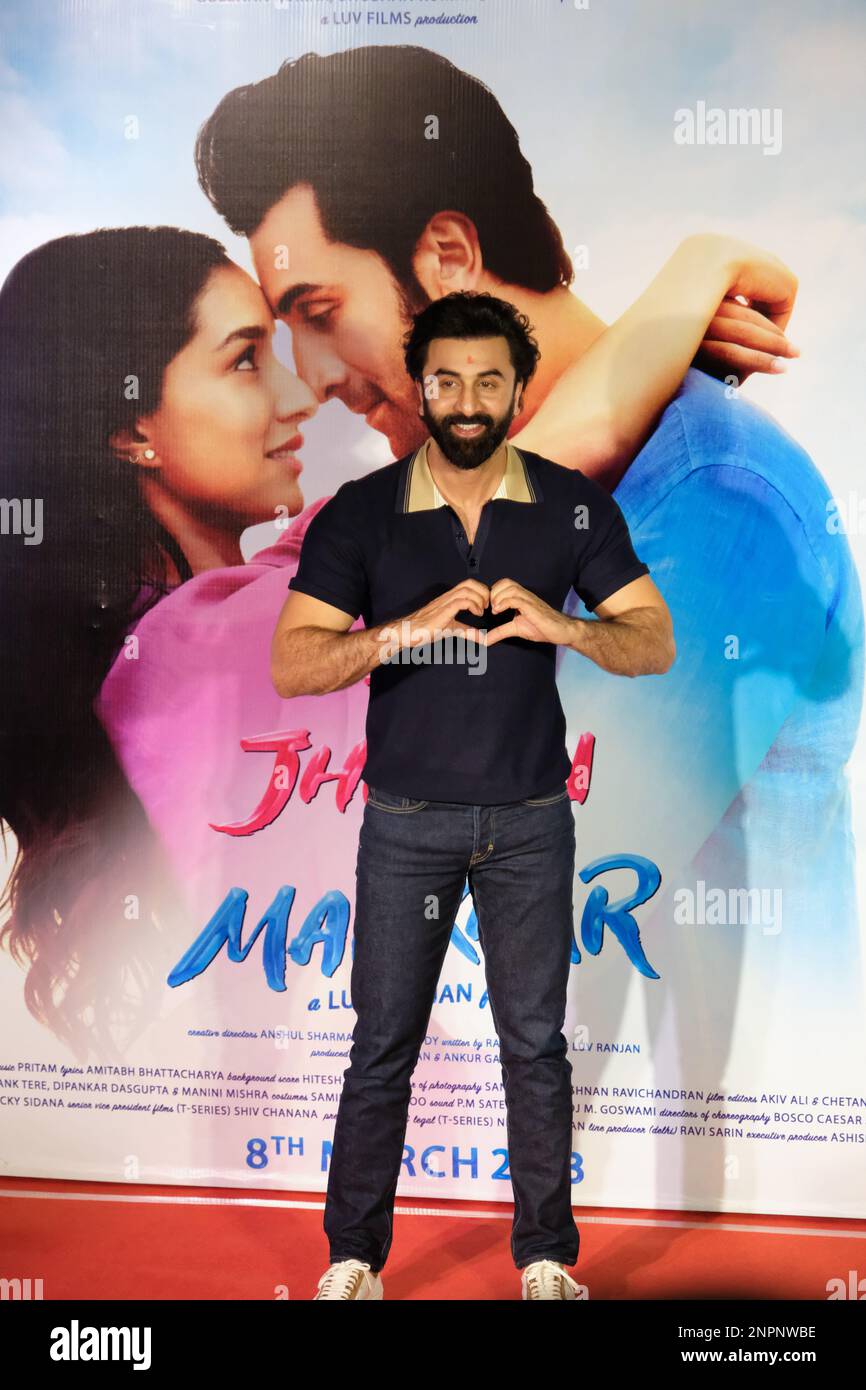 Tu jhoothi main makkaar hi-res stock photography and images - Alamy