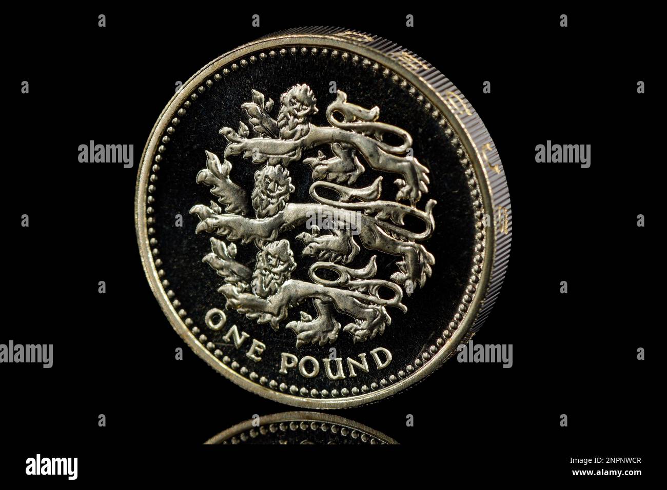 2002 Proof £1 featuring the 3 Lions which represents England. The three ...