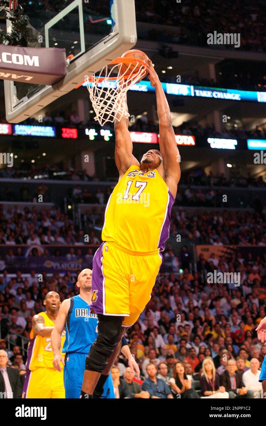 Los Angeles Lakers center Andrew Bynum (17)makes a move with the ...