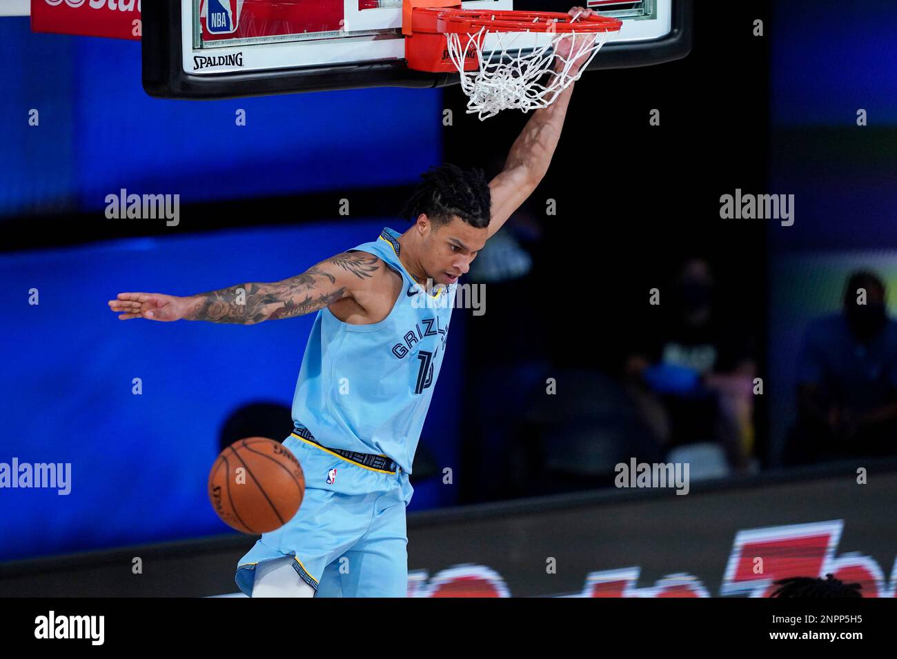 Memphis Grizzlies' Brandon Clarke (15) dunks against the San Antonio ...