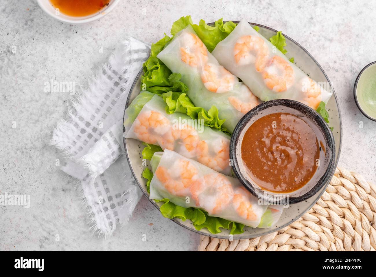Vietnamse spring rolls with lettuce, mint, shrimp and vermicelli Stock ...