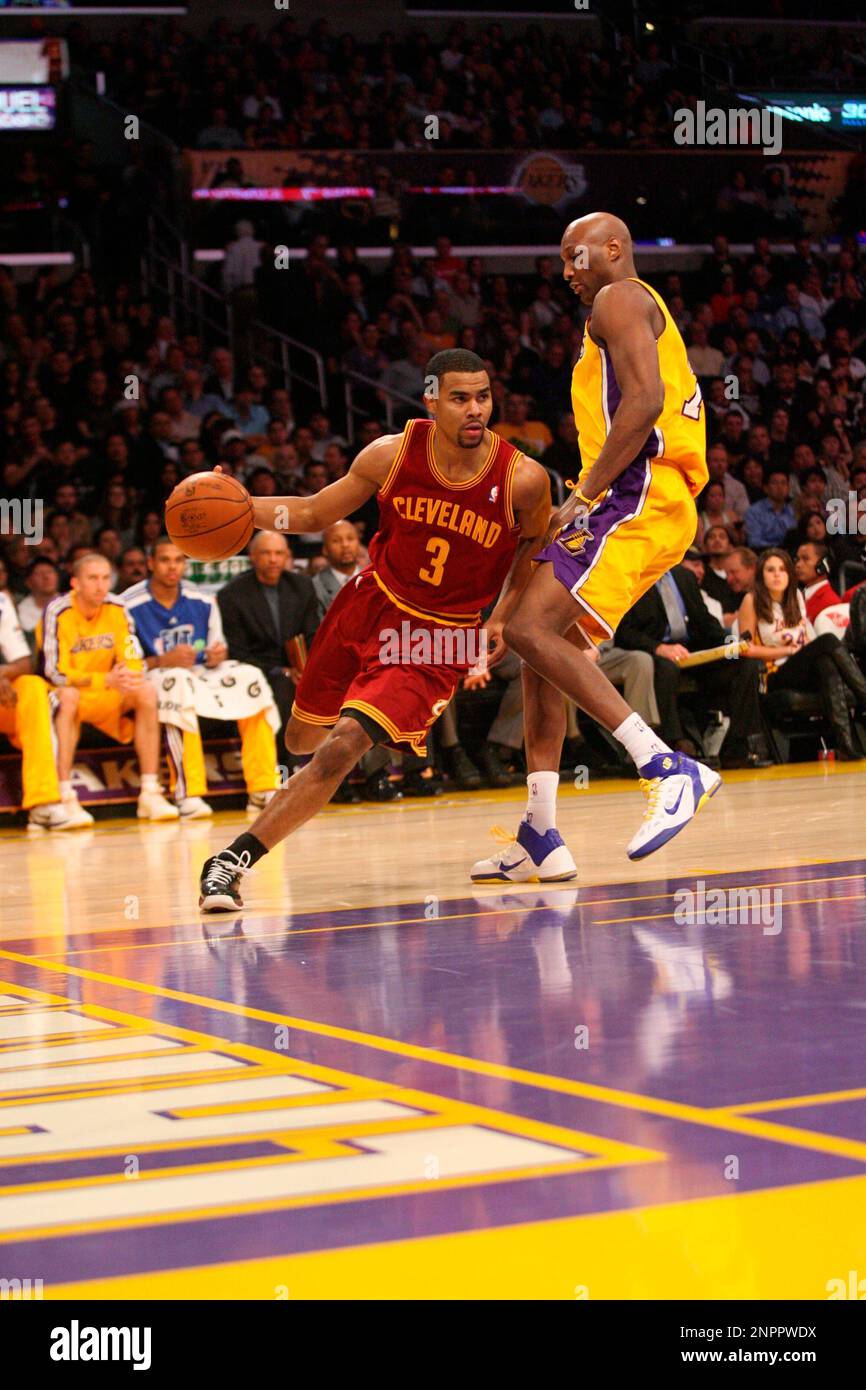 Cleveland Cavaliers guard Ramon Sessions (3) makes a move with the ...