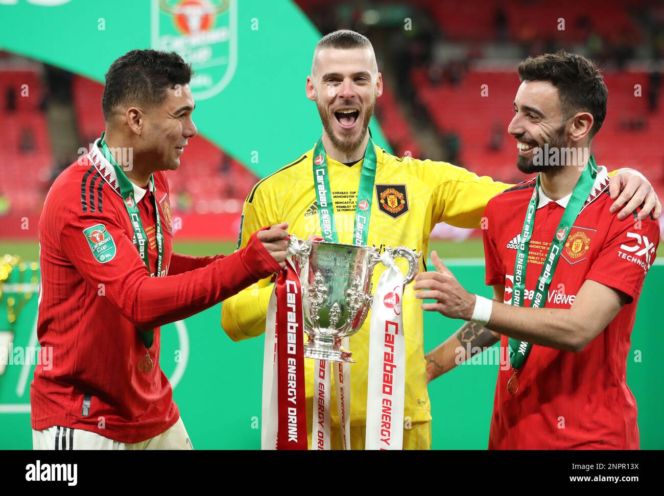 Casemiro manchester united trophy hi-res stock photography and images ...