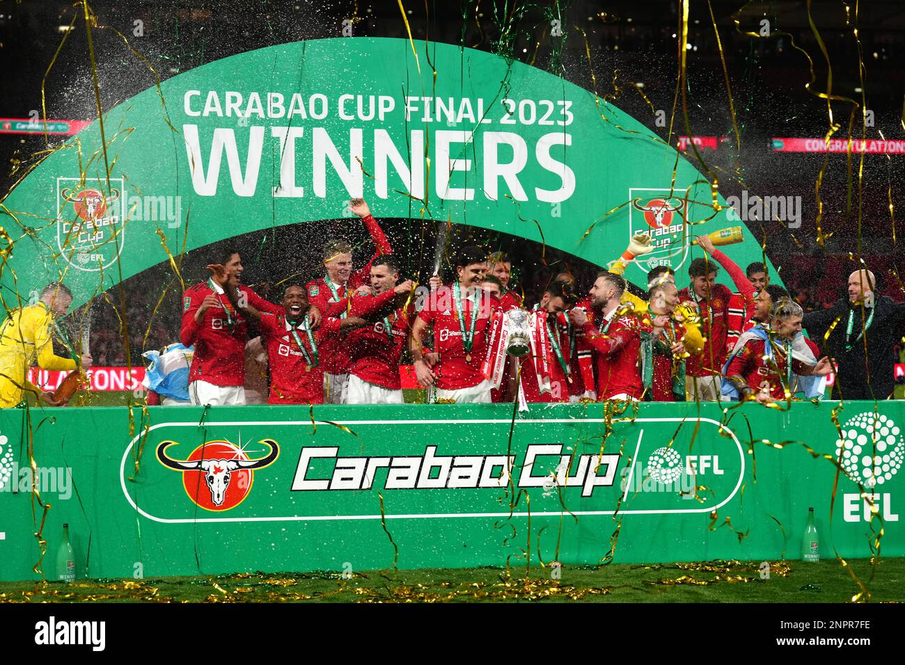 Manchester United lift the trophy after winning the Carabao Cup Final ...