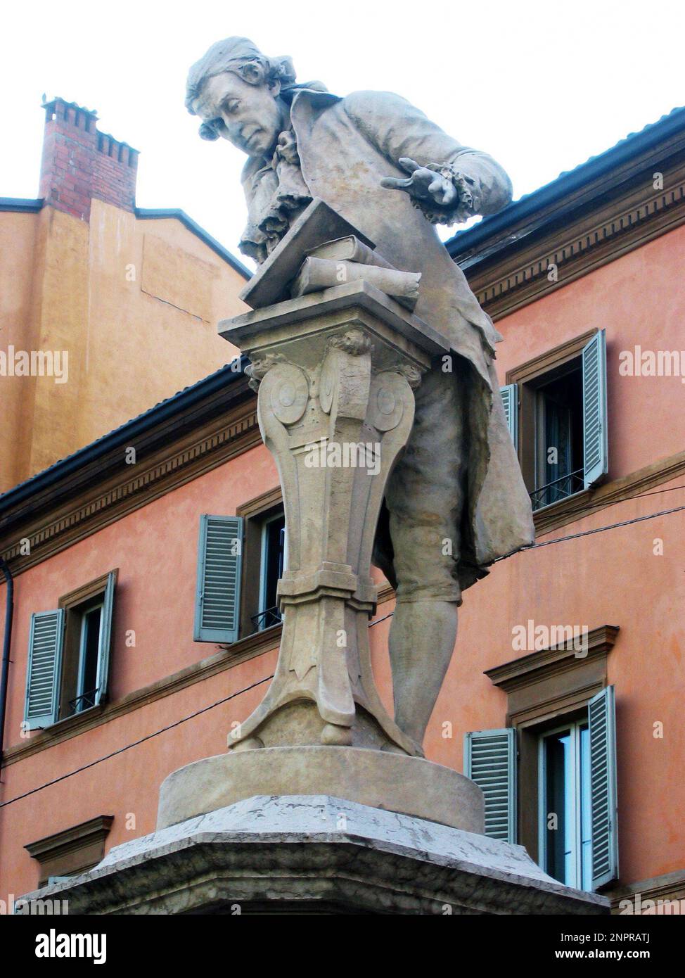 2004 , BOLOGNA , ITALY : The Piazza Galvani , monument to italian ...