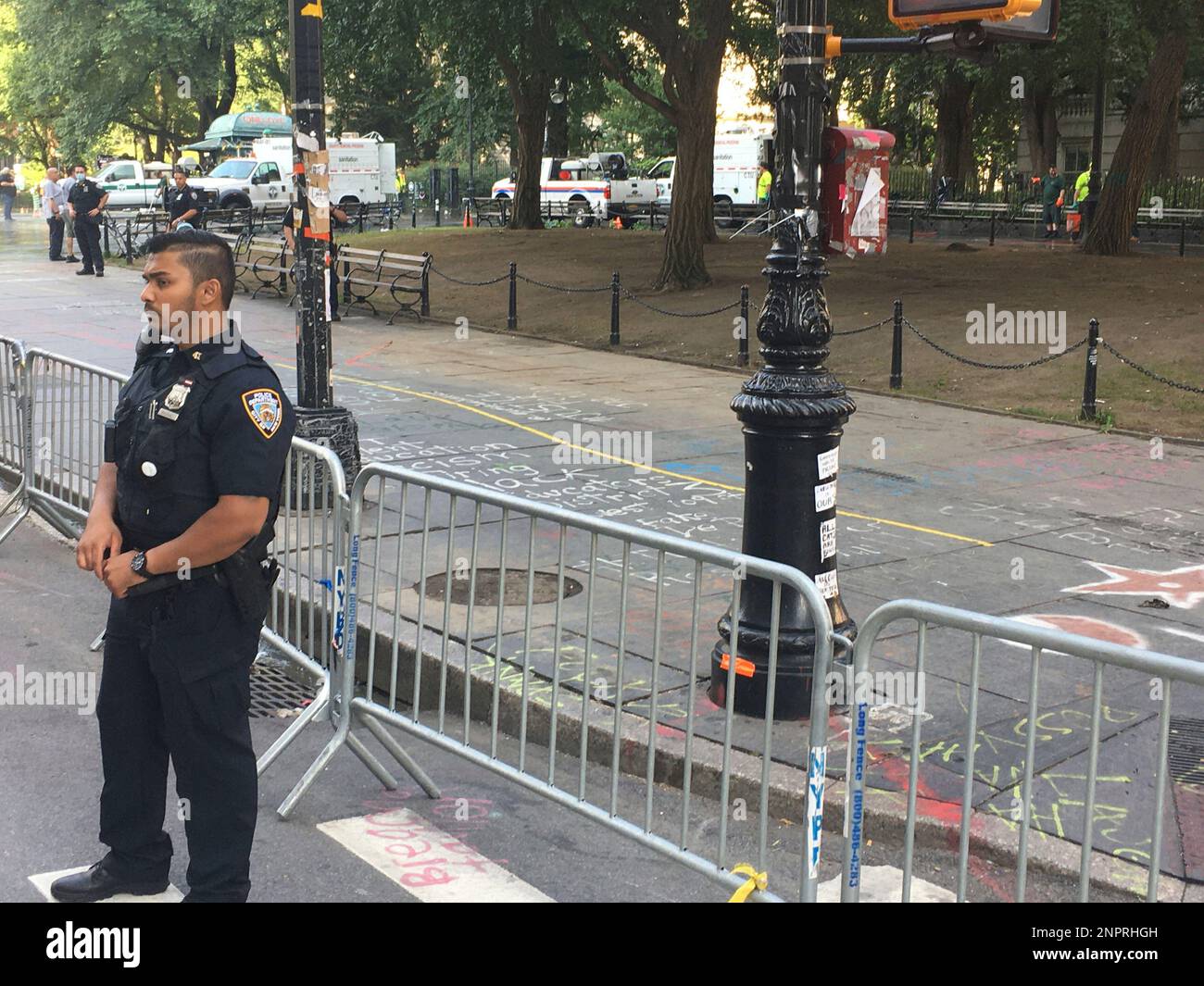 Photo by: zz/STRF/STAR MAX/IPx 2020 7/22/20 NYPD officers in riot gear ...