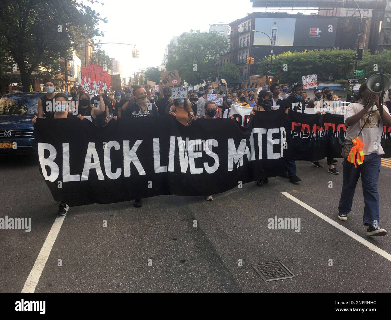 Photo by: zz/STRF/STAR MAX/IPx 2020 7/13/20 Demonstrators protesting ...