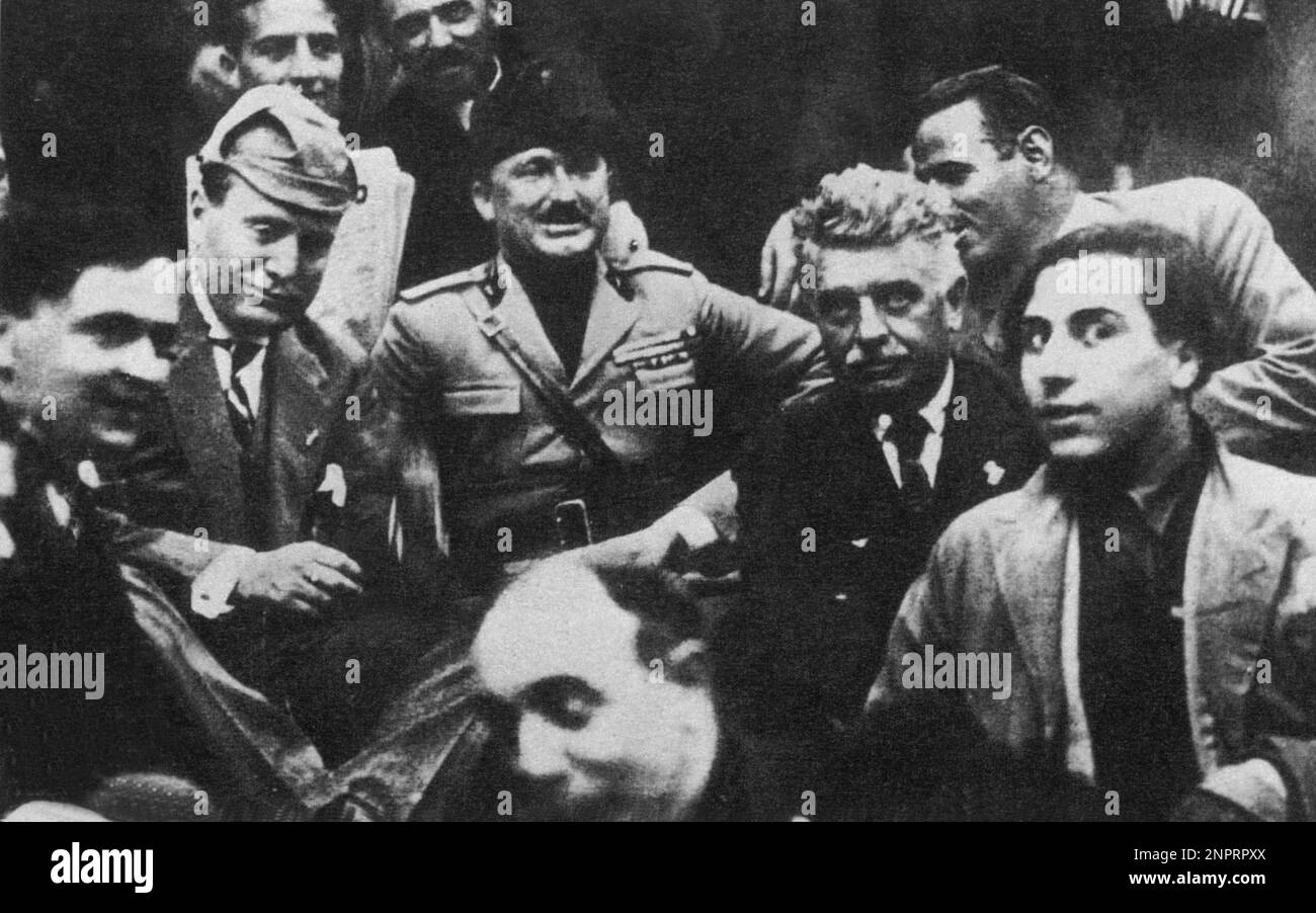 1924 ca. : The italian Fascist Duce BENITO MUSSOLINI with his self ...