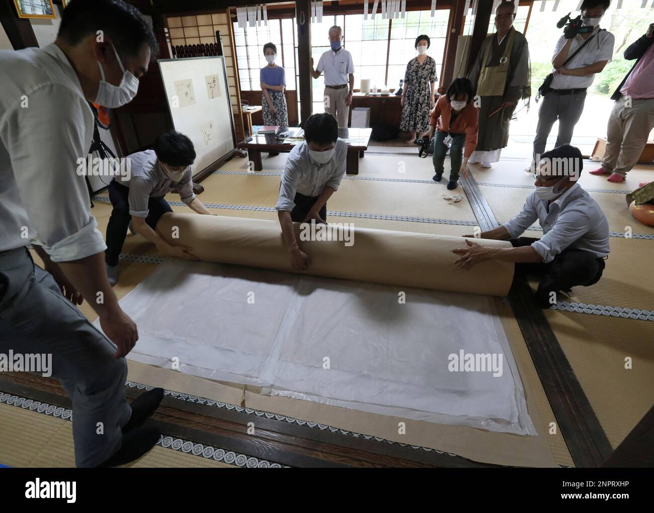 An important cultural property "Painting of Lin Bu" is removed for ...