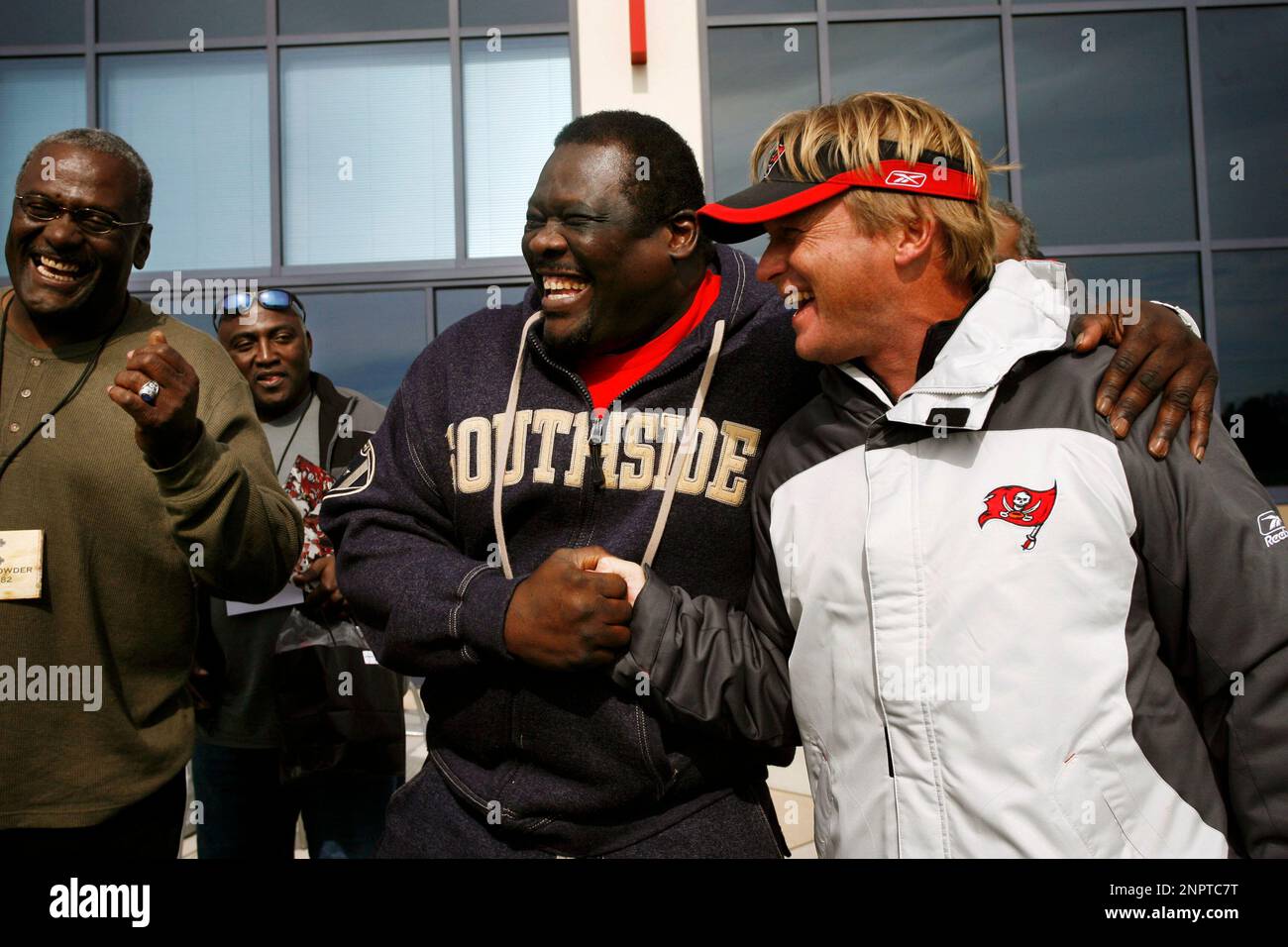 In this Dec. 8, 2006, photo, former Tampa Bay Buccaneers NFL football ...