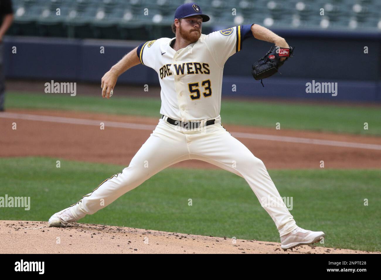 MILWAUKEE, WI - JULY 14: Milwaukee Brewers starting pitcher Brandon ...