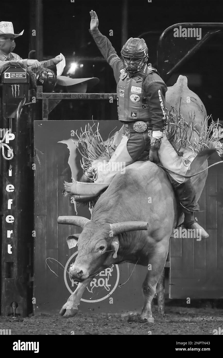 SIOUX FALLS, SD - JULY 11: Chase Dougherty rides bull Heartbreak Kid ...