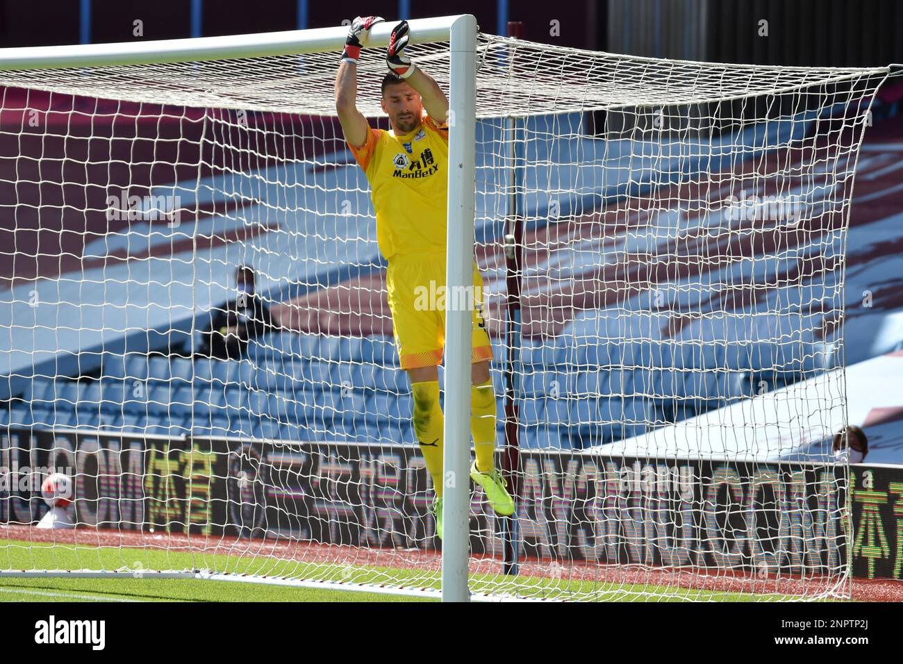 Crystal Palace's goalkeeper Vicente Guaita during the English Premier ...