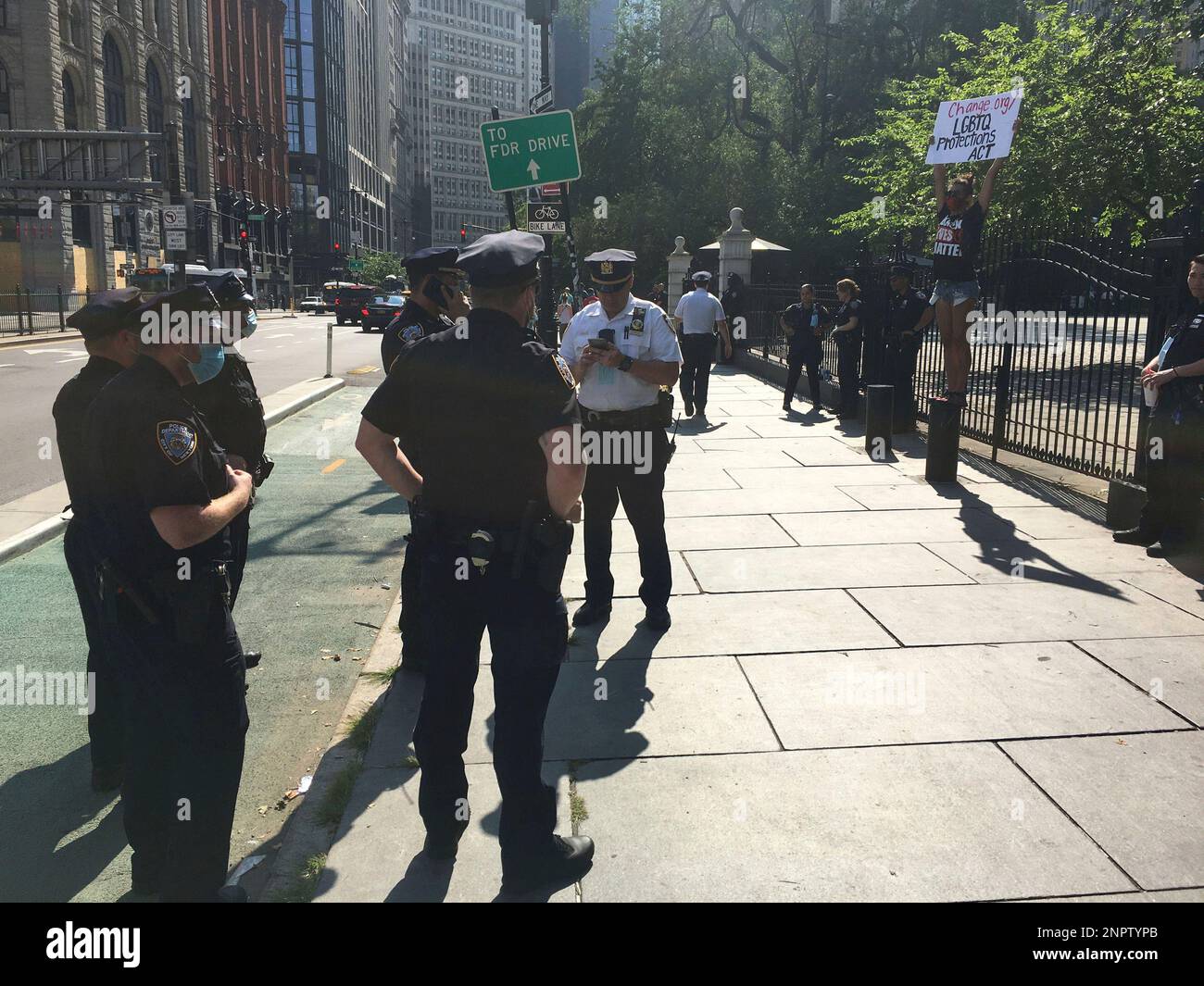 Photo by: zz/STRF/STAR MAX/IPx 2020 7/2/20 Demonstrators protesting ...