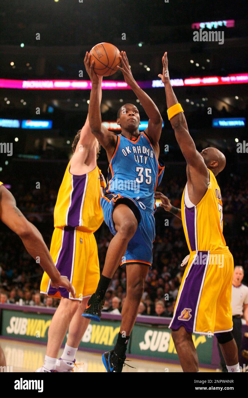 Oklahoma City Thunder forward Kevin Durant (35) makes a move with the ...