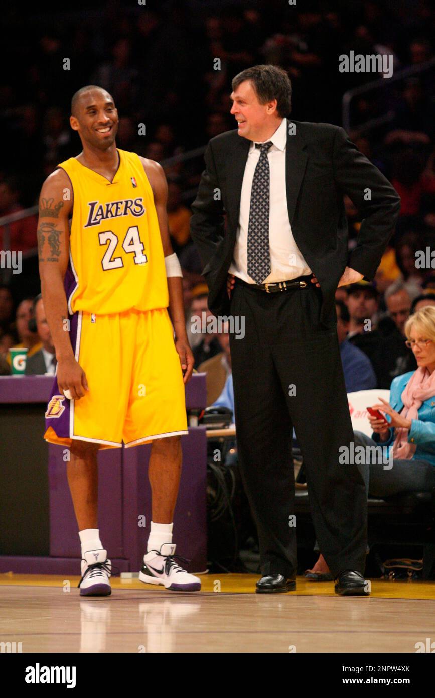 Los Angeles Lakers guard Kobe Bryant (24) talks with Minnesota ...