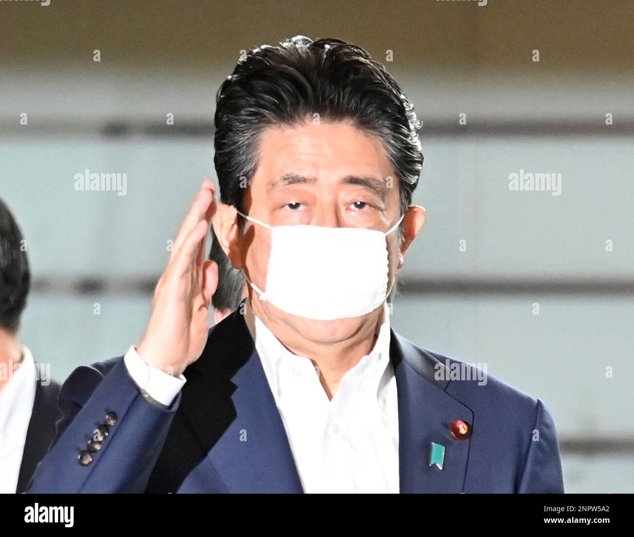 Japan's Prime Minister Shinzo Abe arrives at Prime Minister's Office in ...