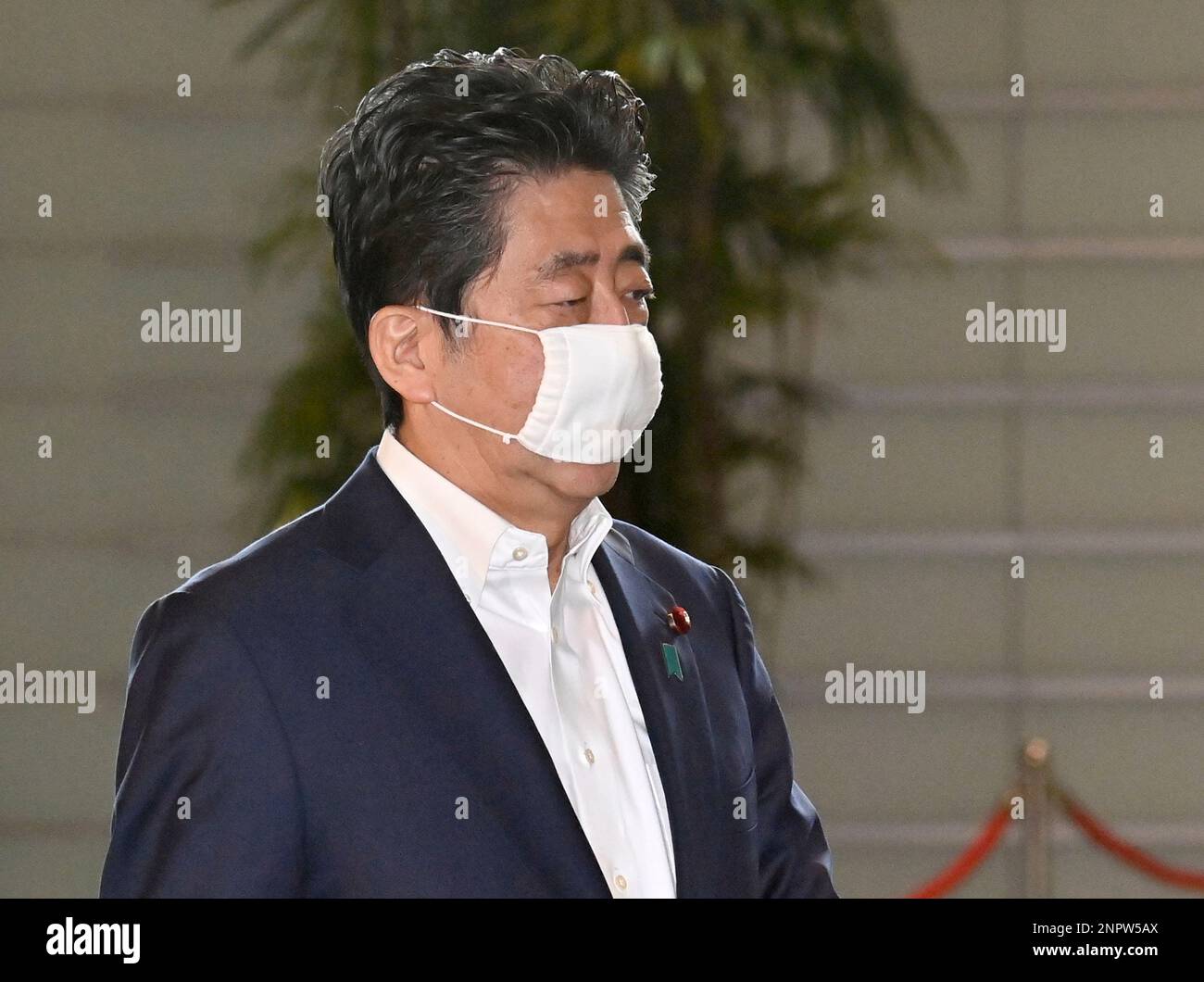 Japan's Prime Minister Shinzo Abe arrives at Prime Minister's Office in ...