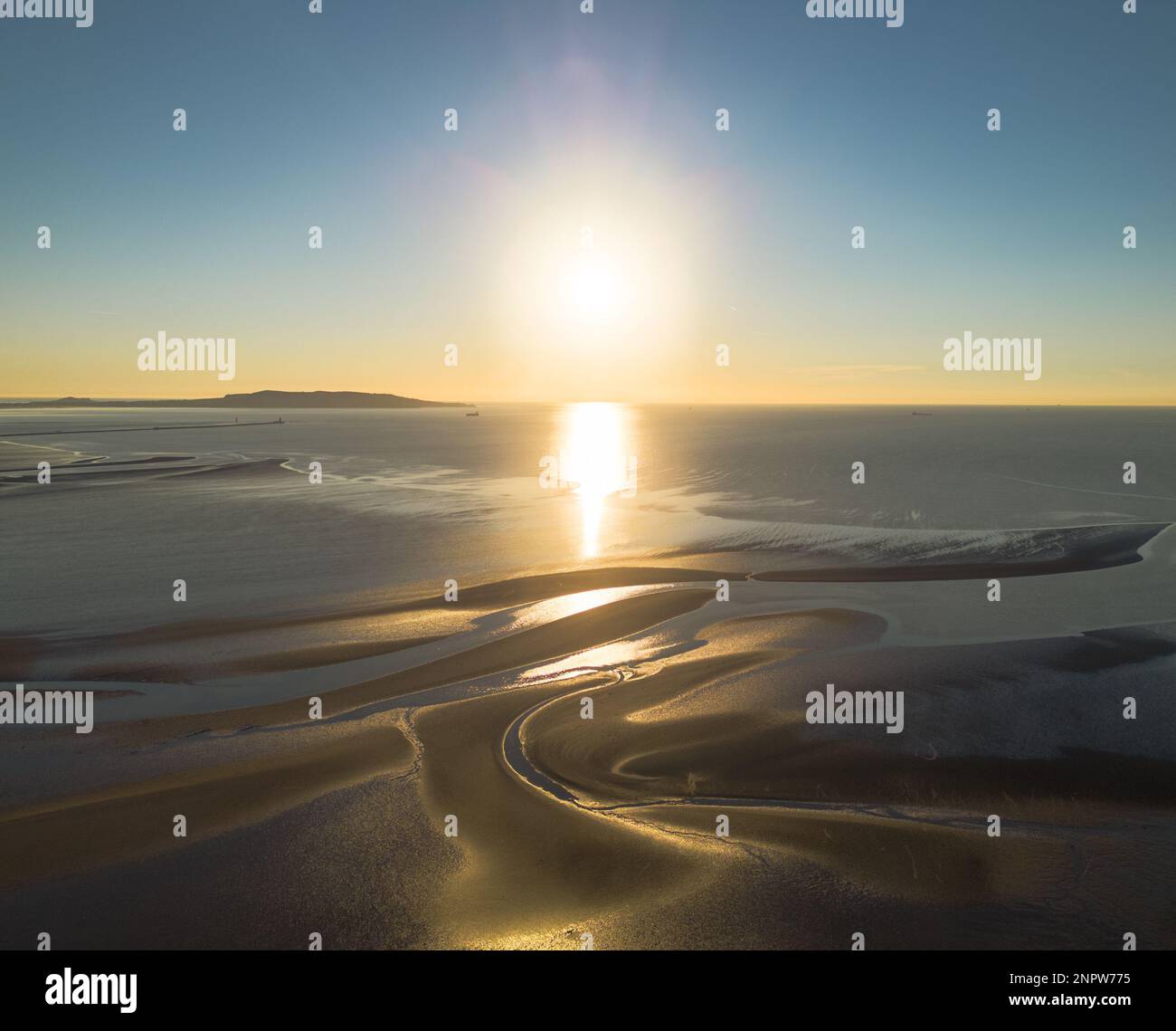 Sunrise over Sandymount Strand tide patterns Stock Photo - Alamy