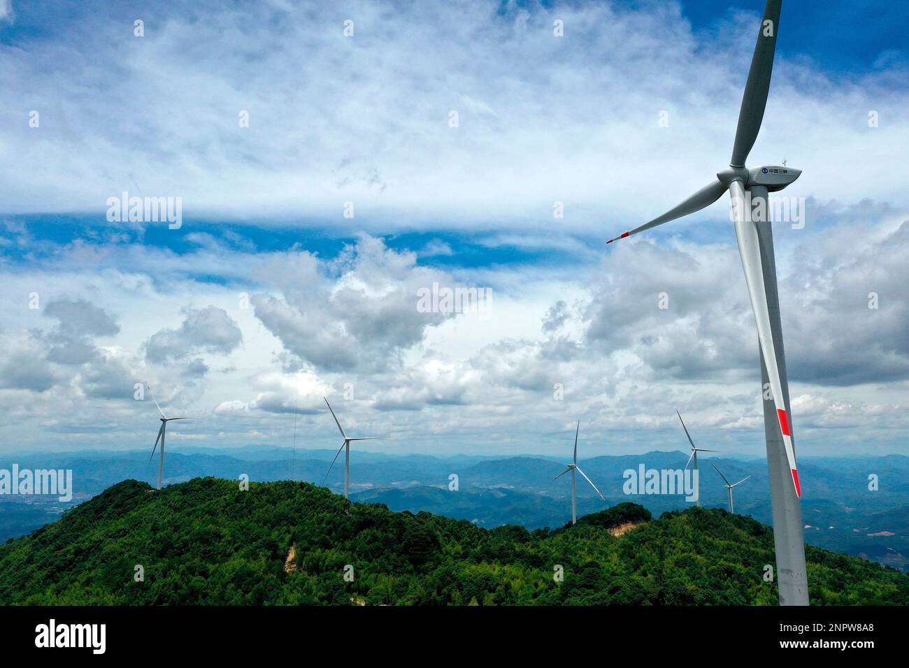 The first inland wind power generator set comes into service in Yongan ...