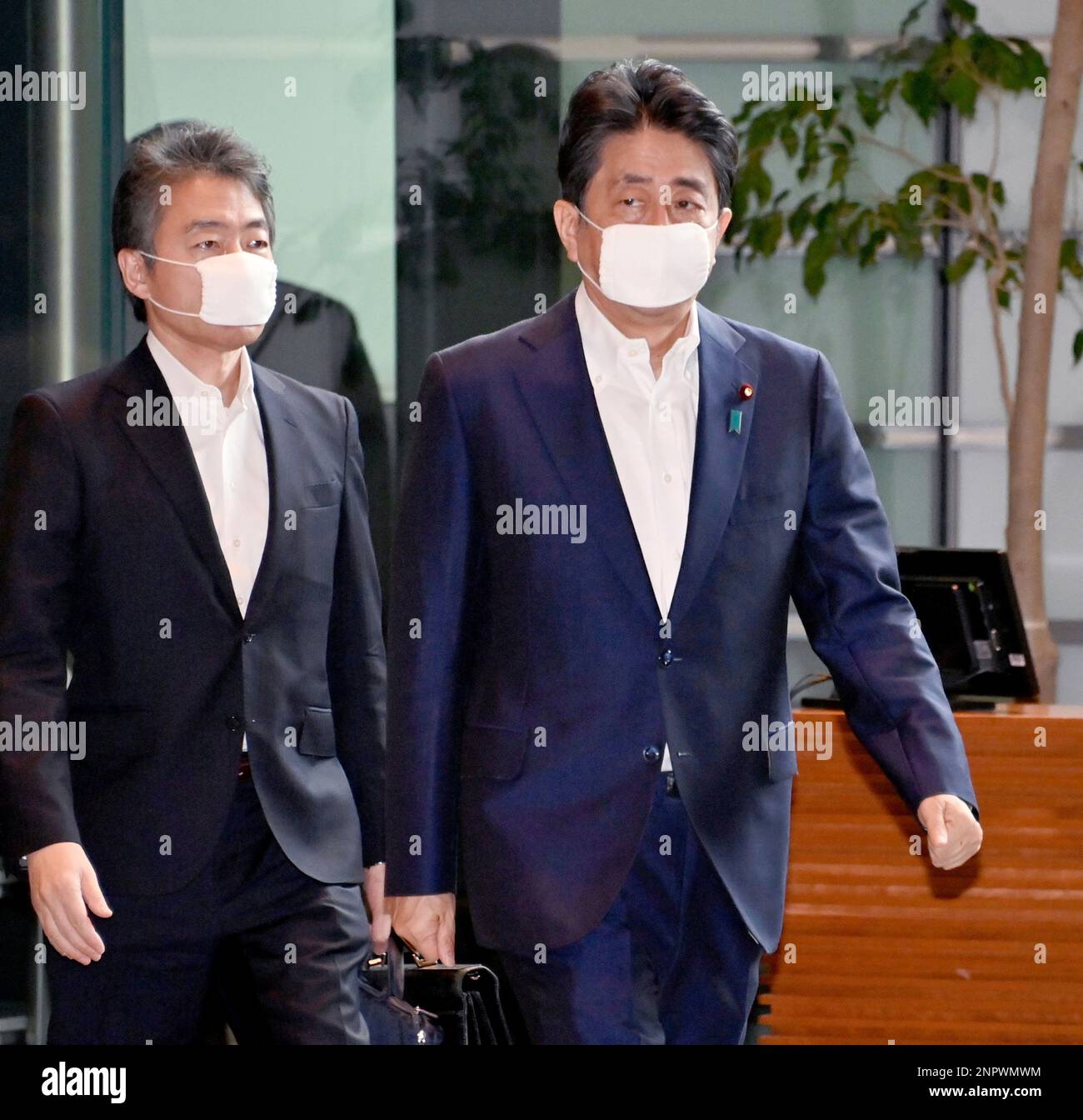 Japan's Prime Minister Shinzo Abe wearing a face mask (abenomask ...