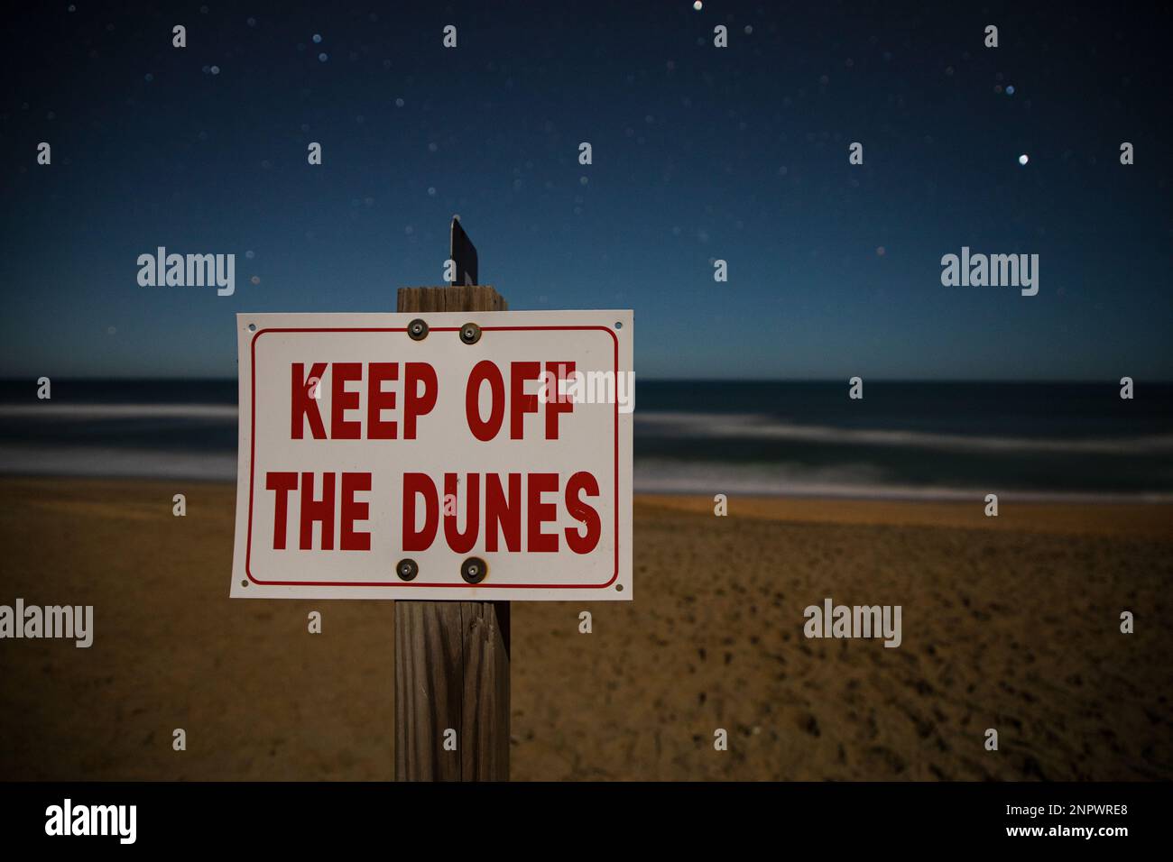 High tide warning sign hi-res stock photography and images - Alamy