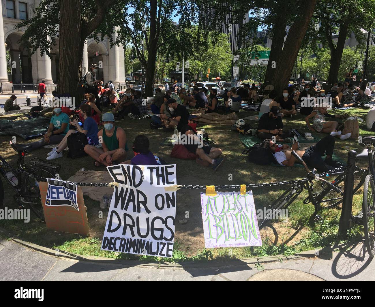 Photo by: zz/STRF/STAR MAX/IPx 2020 6/24/20 Demonstrators protesting ...