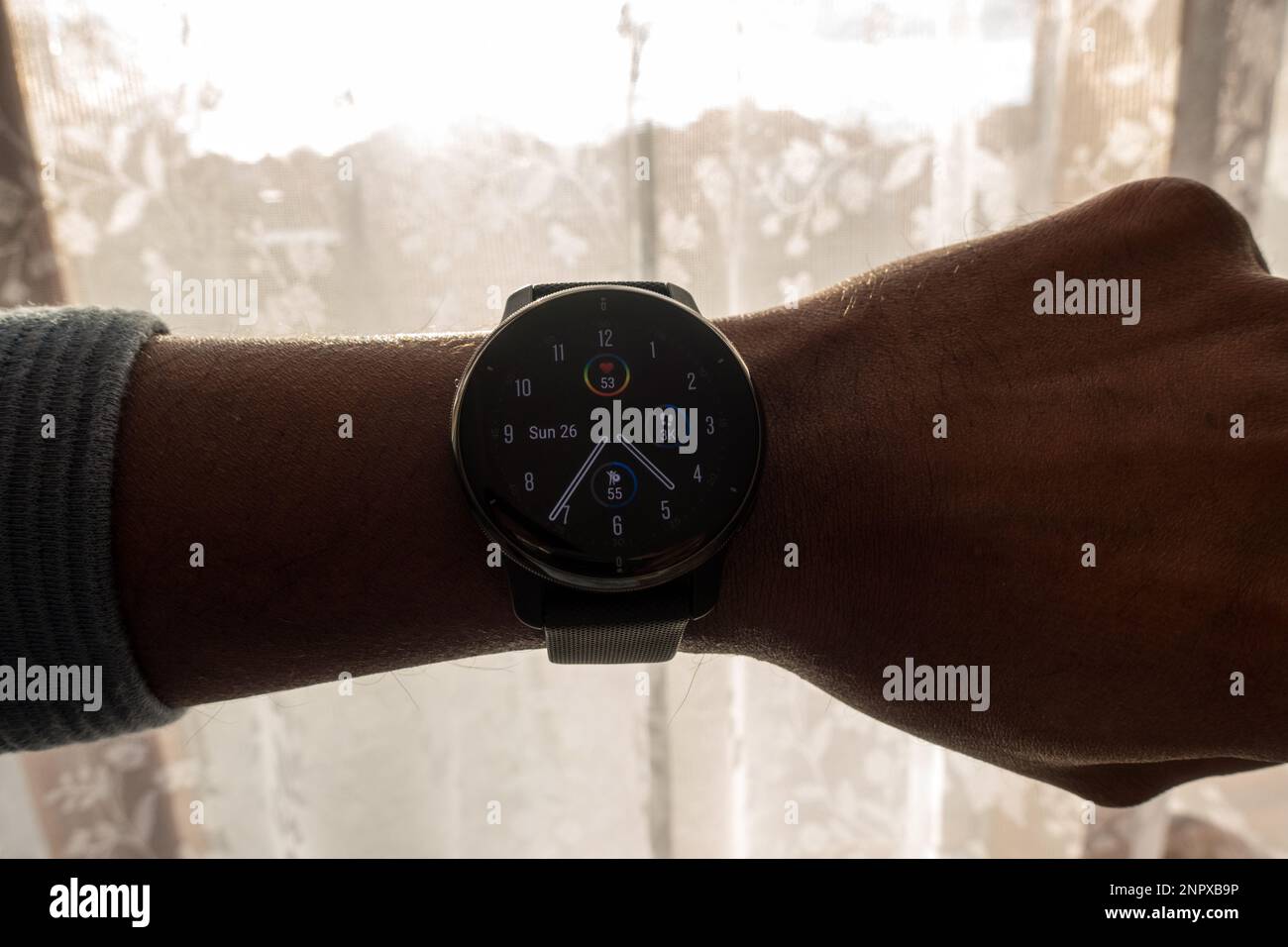 Activity monitor hi-res stock photography and images - Alamy
