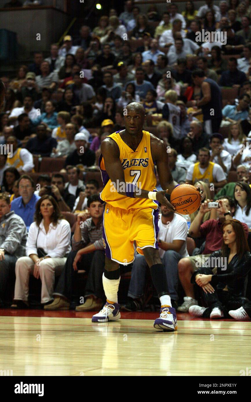 Los Angeles Lakers forward Lamar Odom (7) makes a move with the ...