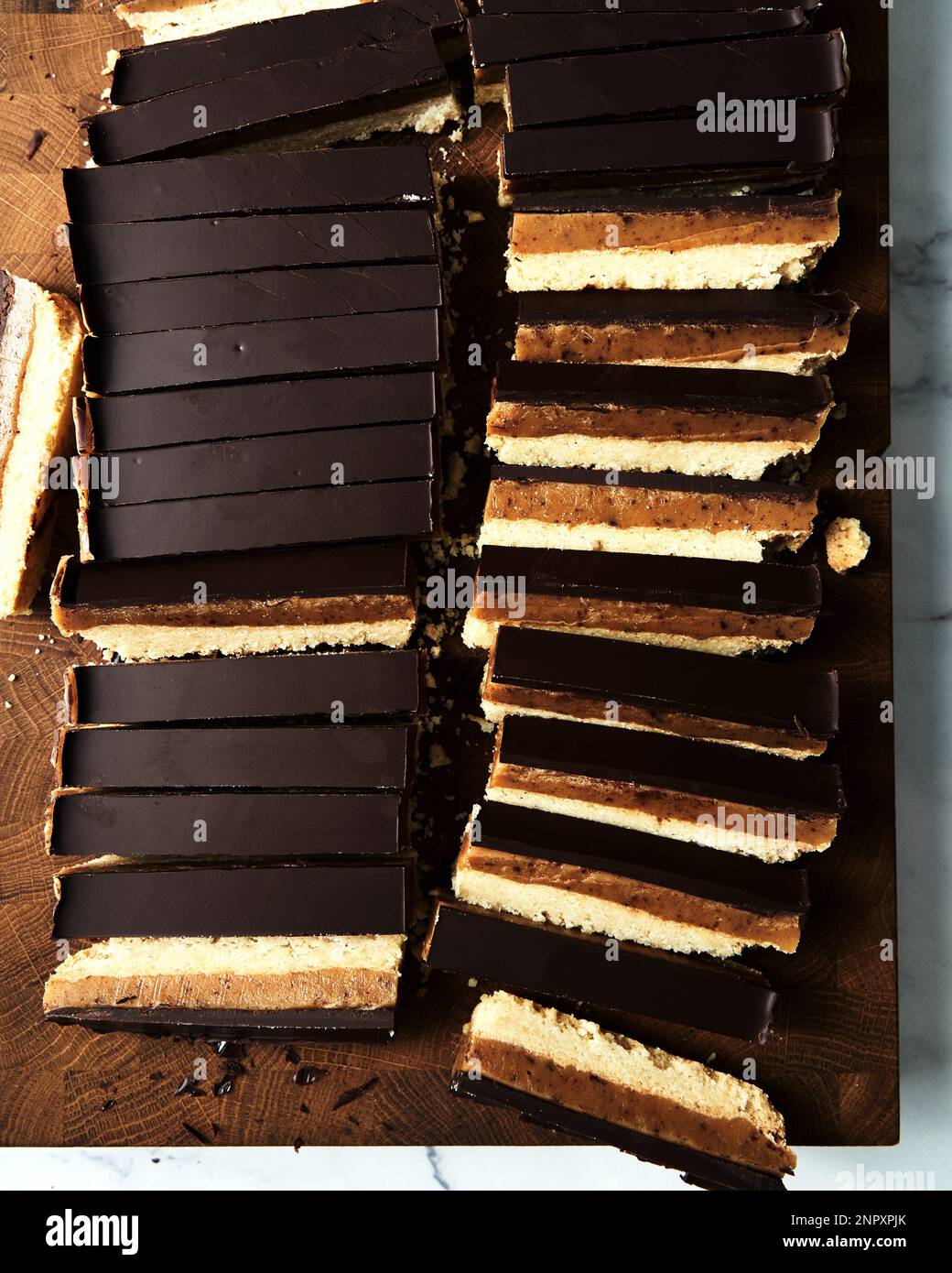 Millionaire's Shortbread Cookies: shortbread with caramel and dark ...