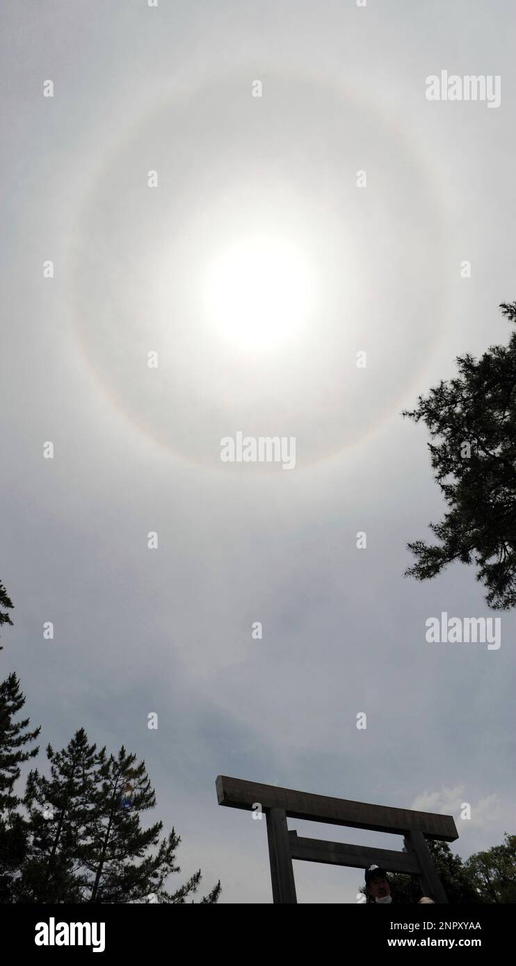 The circumzenithal arc is seen over shrine gate of the Ujibashi Bridge ...