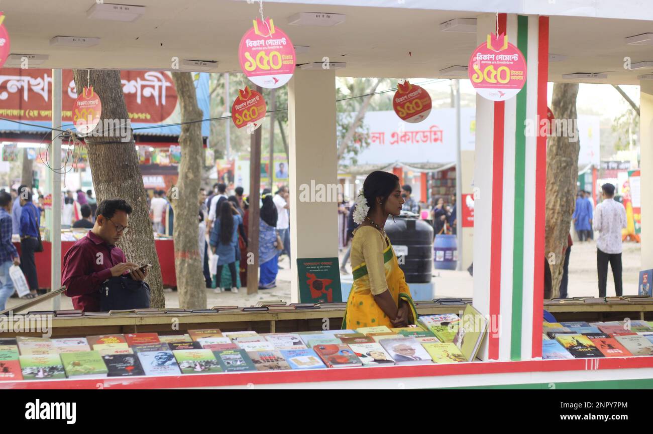 Dhaka, Dhaka, Bangladesh. 13th Feb, 2023. Bangladesh's Ekushey book ...