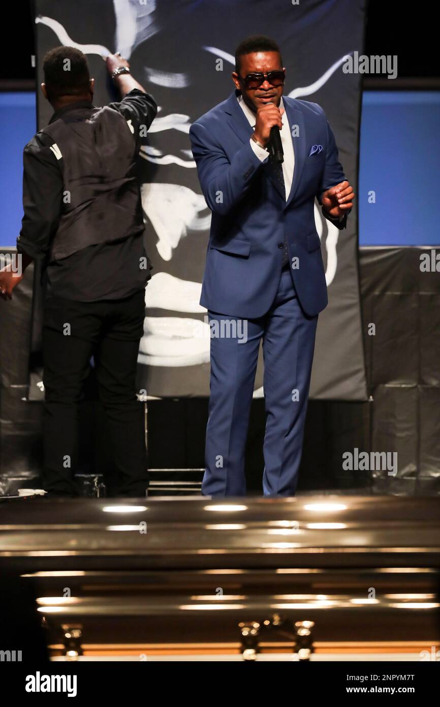 Dray Tate sings "A Change is Going to Come" while visual artist Ange ...