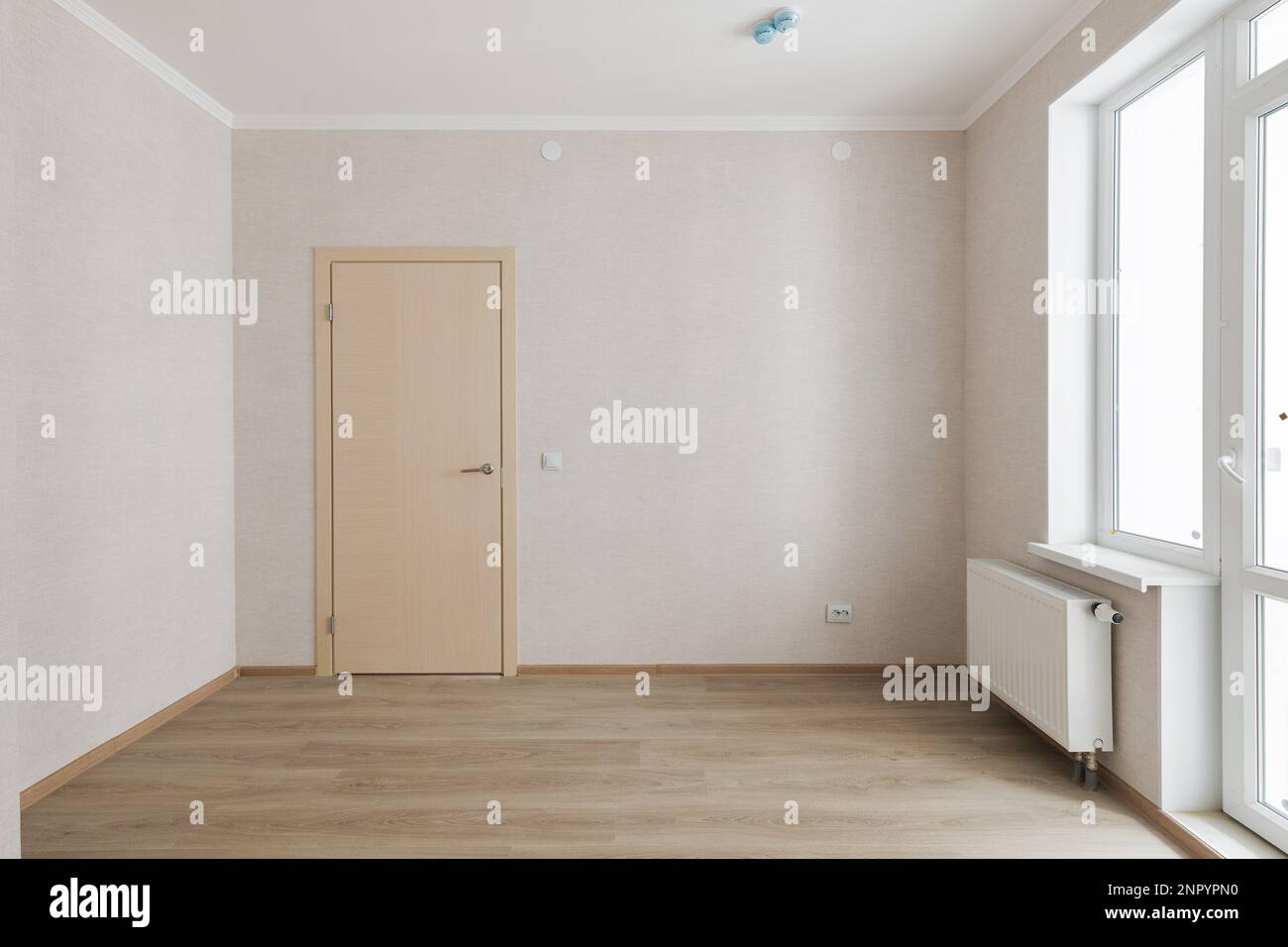 Empty gray room ready for people to move in Stock Photo - Alamy