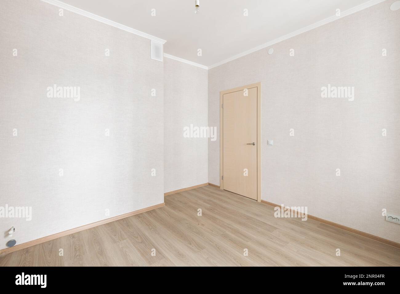 Empty gray room ready for people to move in Stock Photo - Alamy