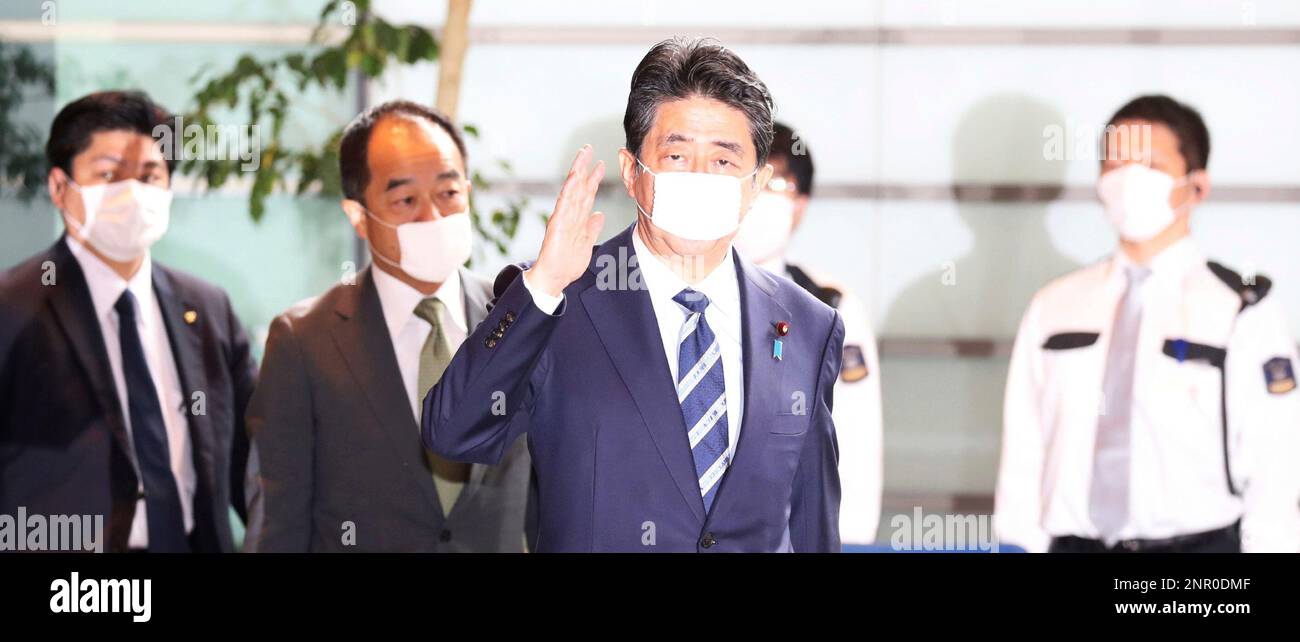 Japan's Prime Minister Shinzo Abe wearing his mask arrives at Prime ...