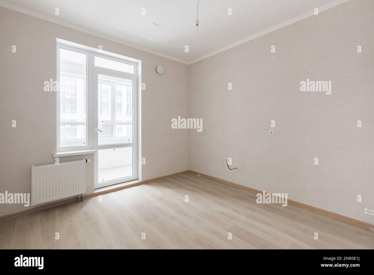 Empty gray room ready for people to move in Stock Photo - Alamy