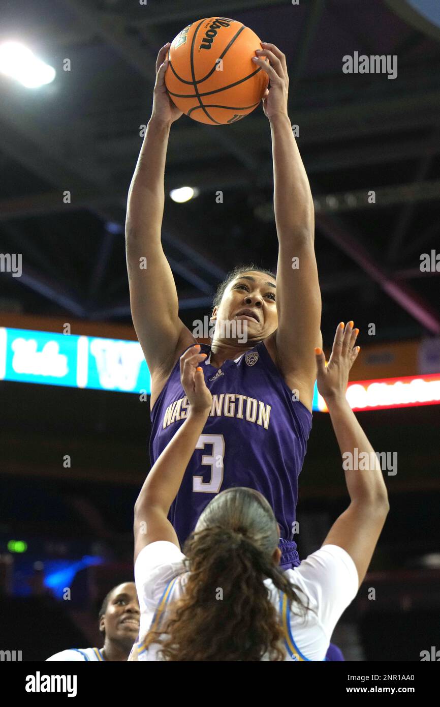 Washington Huskies guard Jayda Noble (3) rebounds the ball against the ...