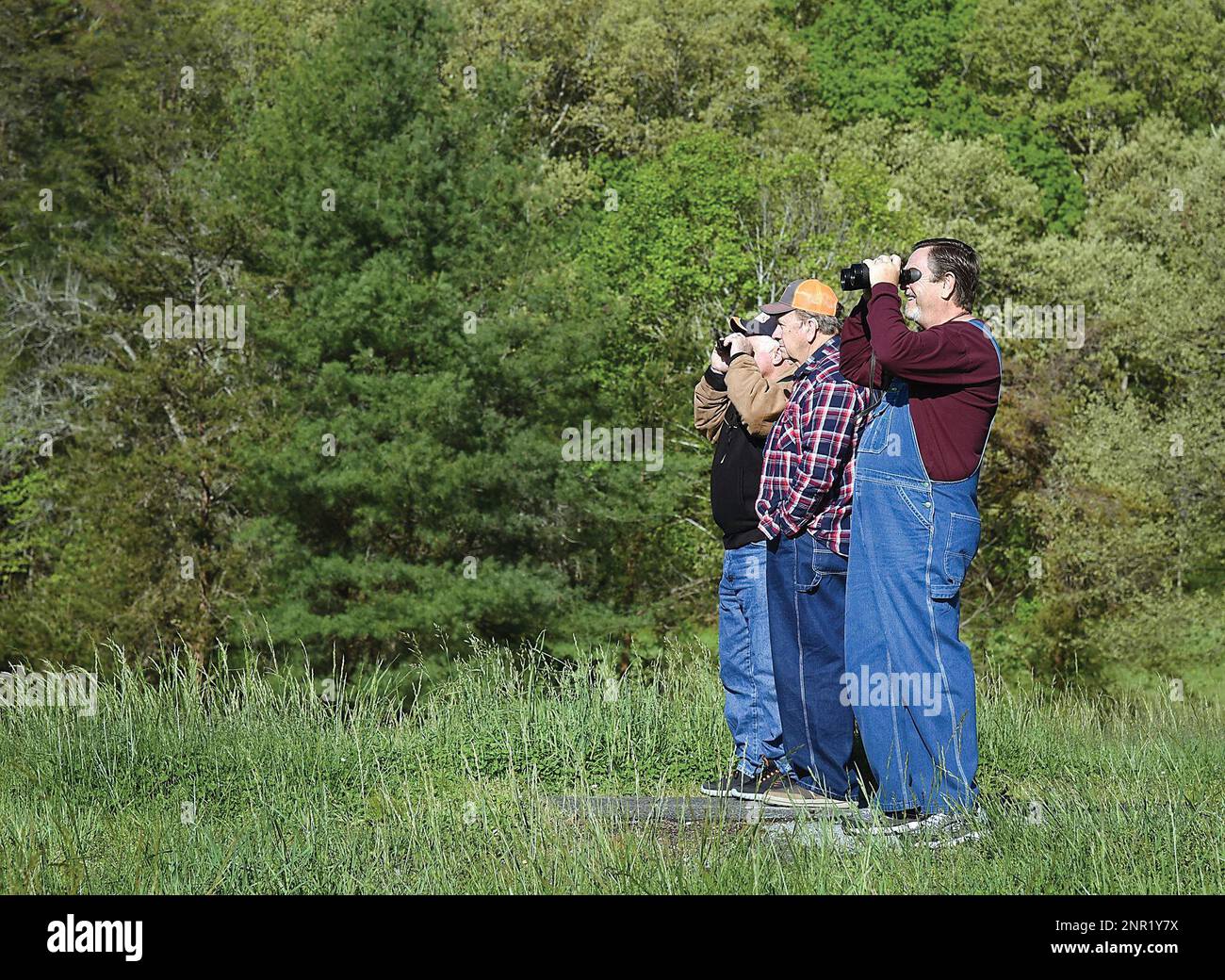 Alabama visitors Waymon Ashley (from left), Terry Hill and Gordon ...