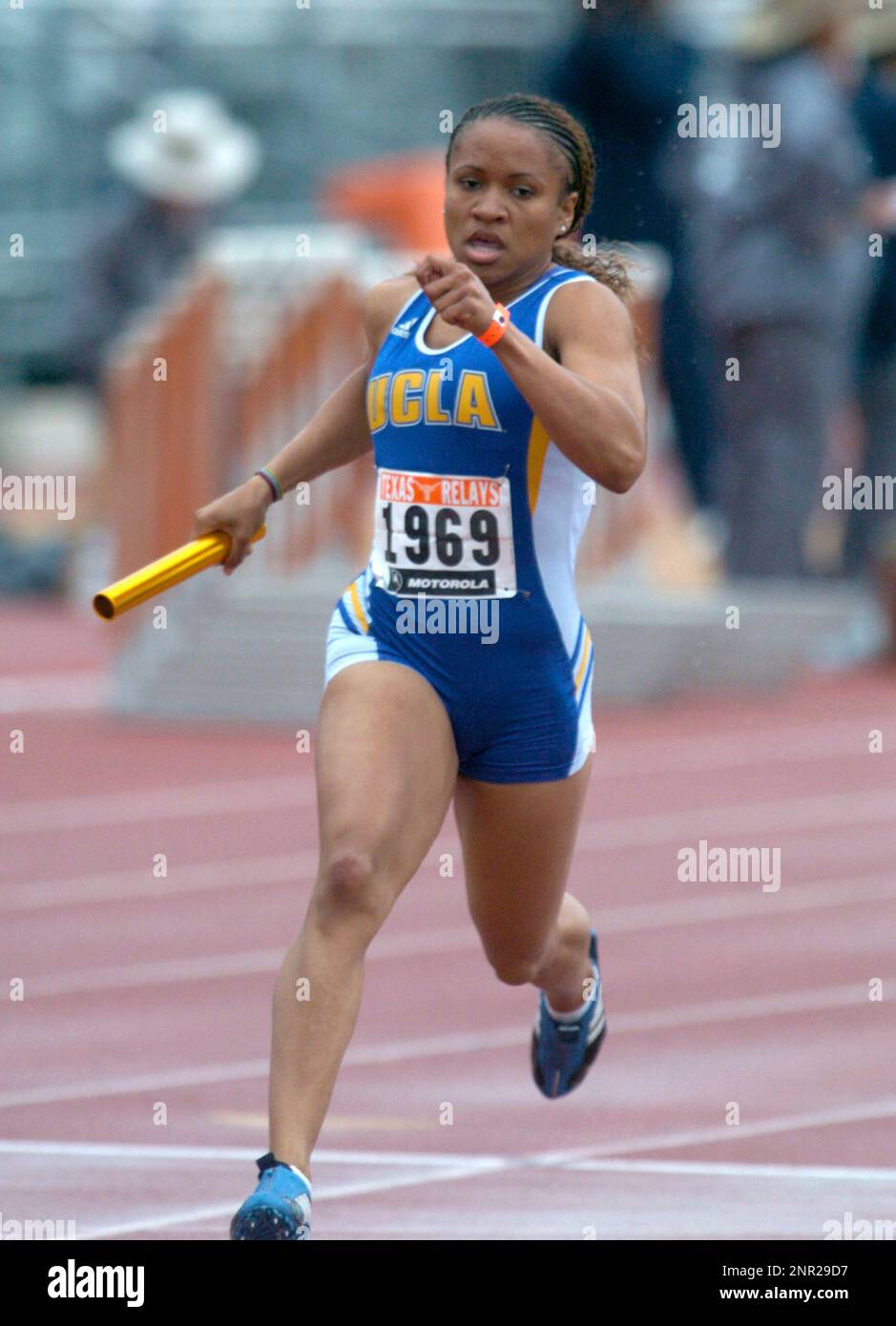Sani Roseby aka Hasani Roseby of UCLA runs opening leg of heat-winning ...