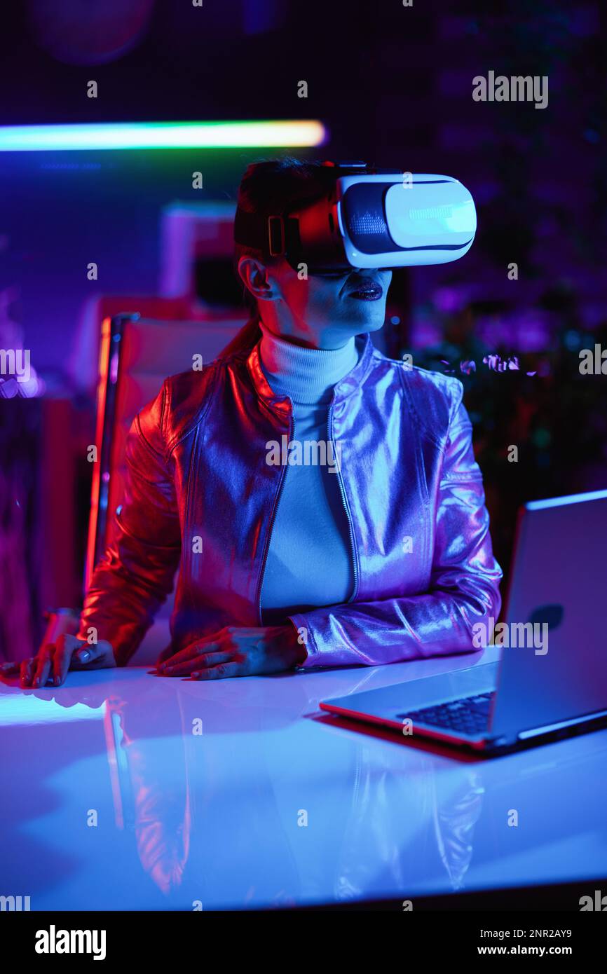 Neon metaverse futuristic concept. trendy business woman in virtual ...