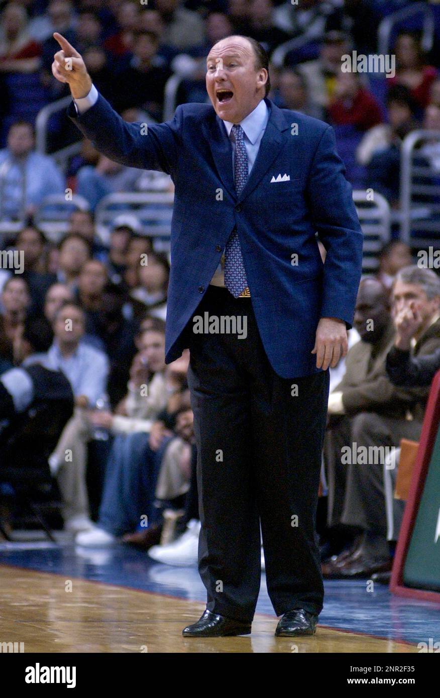 Los Angeles Clippers coach Mark Dunleavy during 100-99 victory over the ...