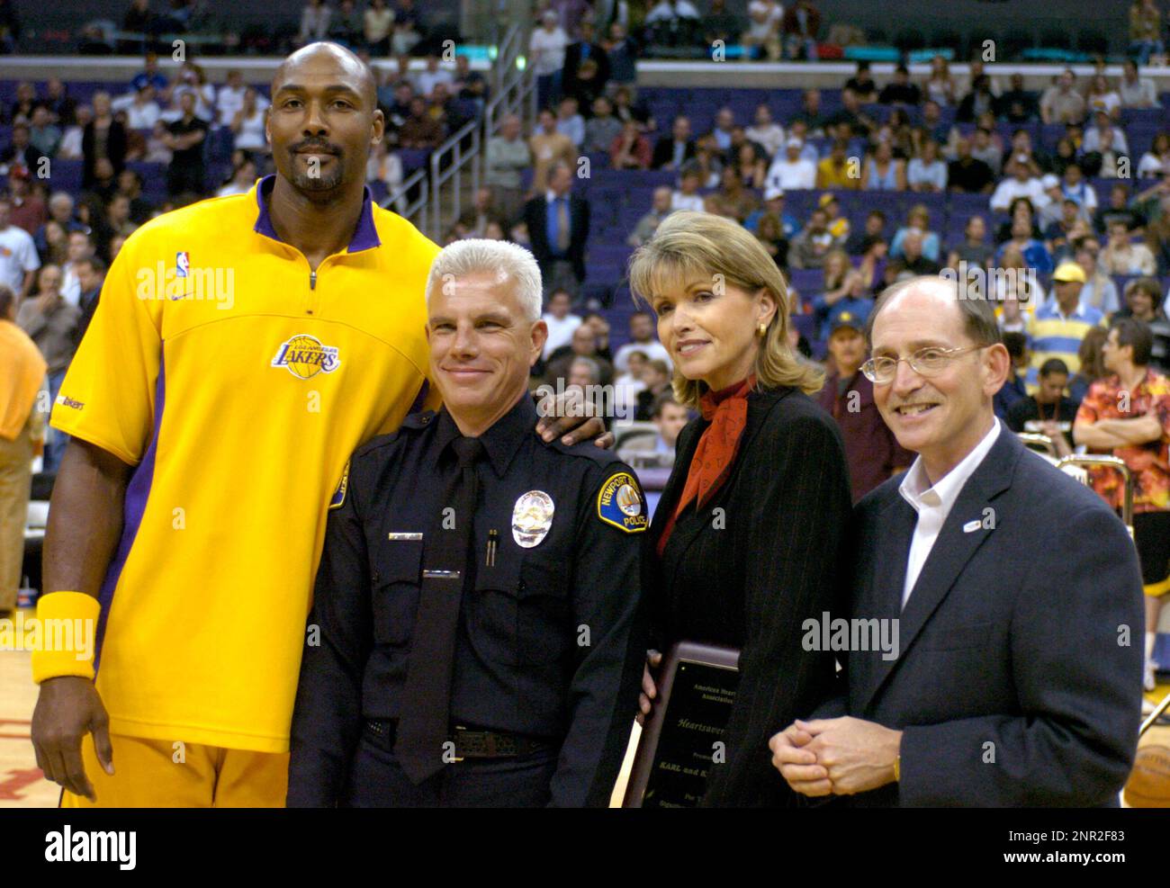 Los Angeles Lakers forward Karl Malone accepts the American Heart ...